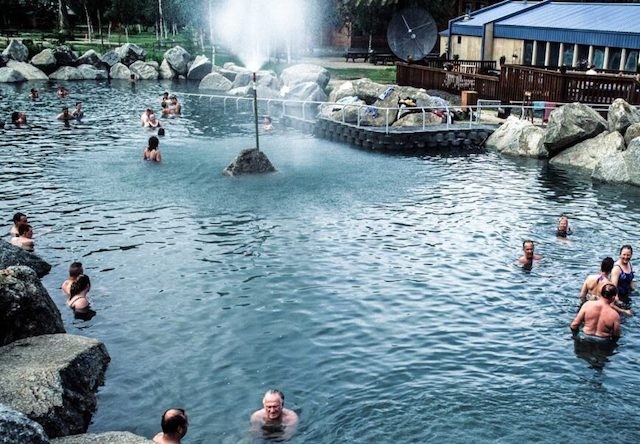 Fairbanks Northern Lights and Chena Hot Springs Tour | Alaska Shore ...